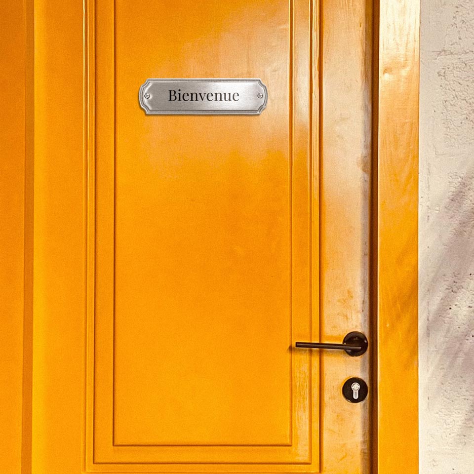 Signalétique – Plaques, panneaux et enseignes personnalisés - Signomatic